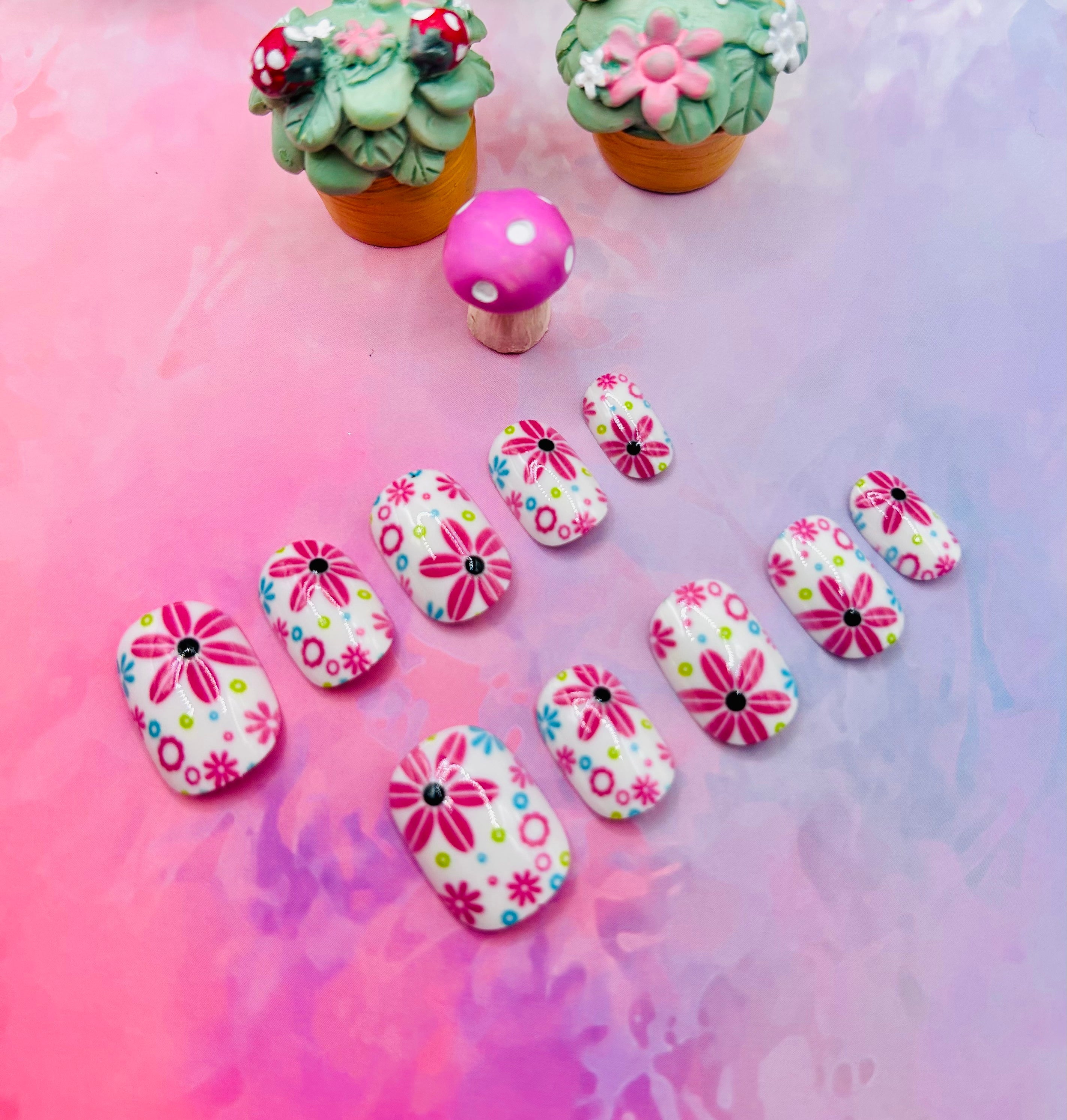 Shop Mini Mani's – Mani in Minutes